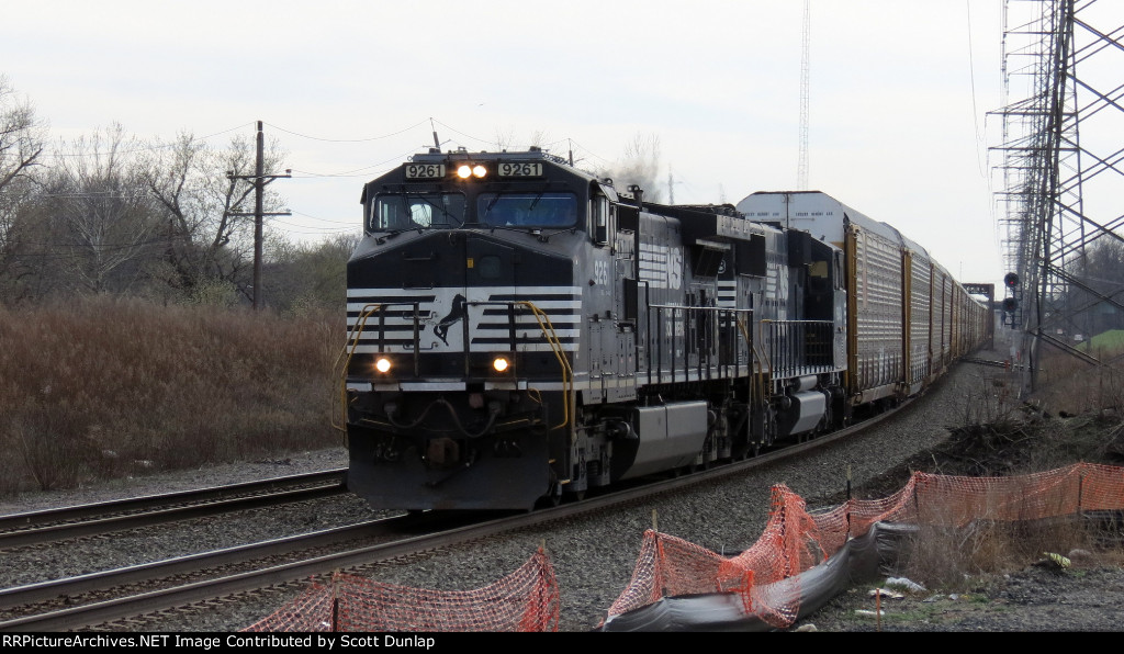 NS Train Approaching Bound Brook